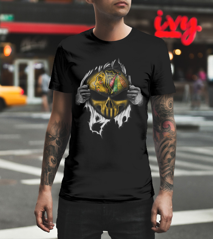Chicago Blackhawks Skull Ripped Burst T-Shirt