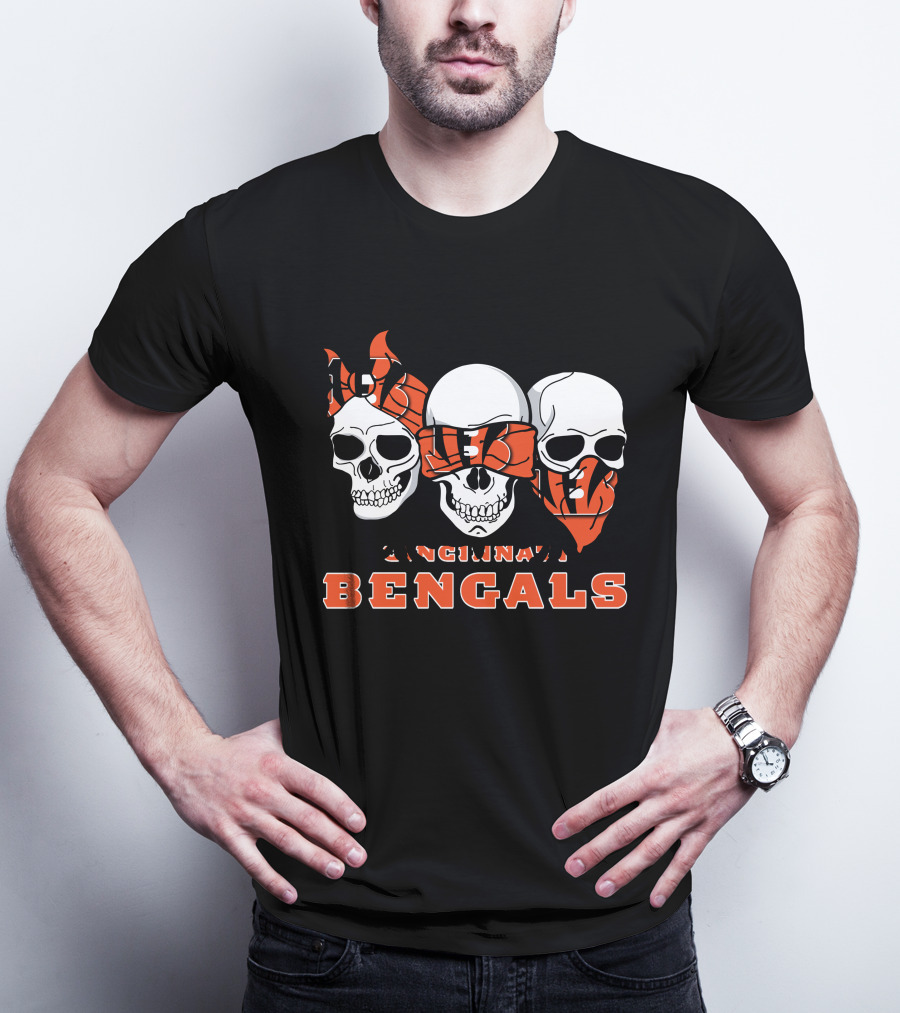 CINCINNATI BENGALS 3 Skull Bandana T-Shirt