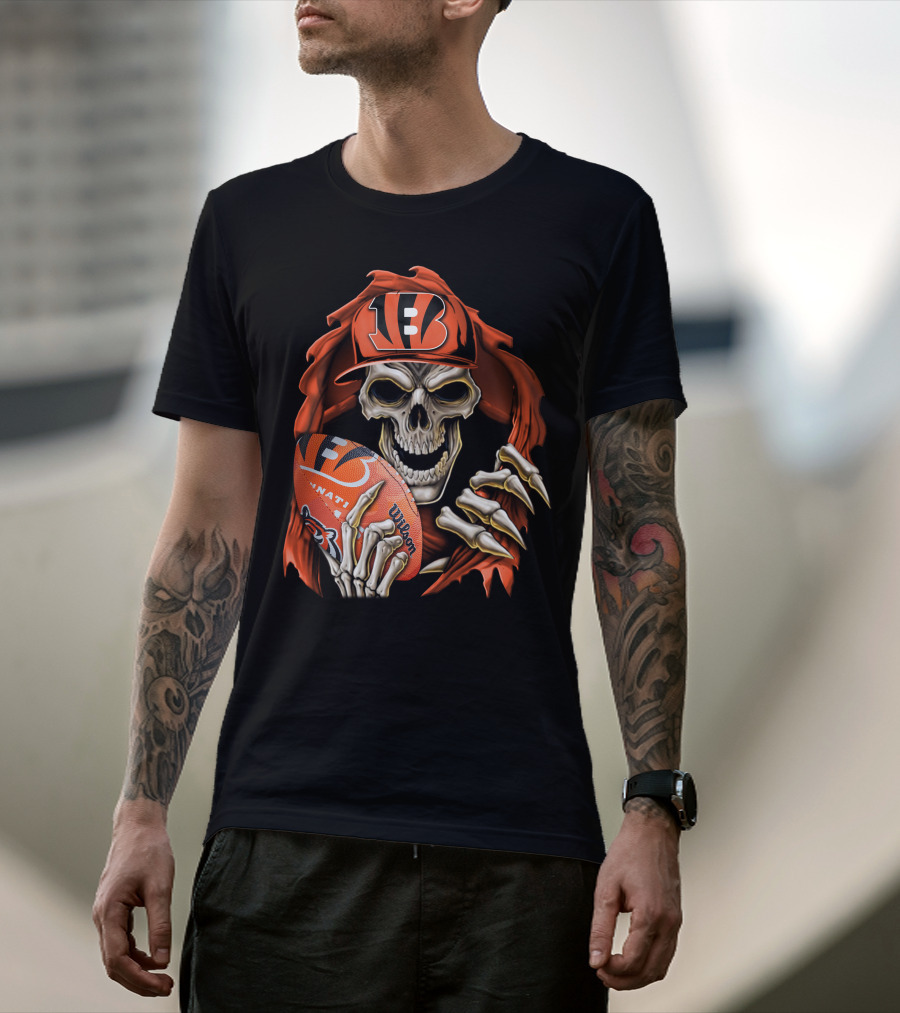 Skullbong Cincinnati Bengals Skeleton Holding Football T-Shirt