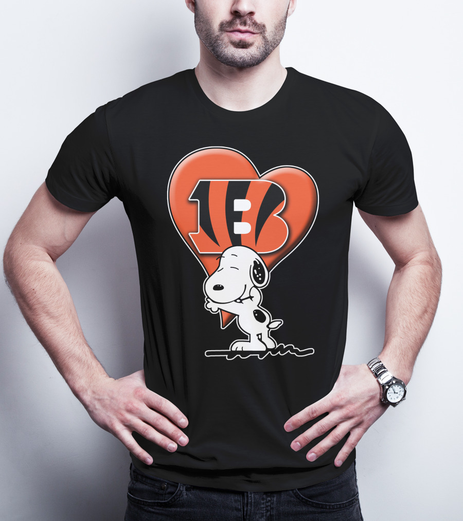 Snp V1 Cincinnati Bengals Snoopy Heart T-Shirt
