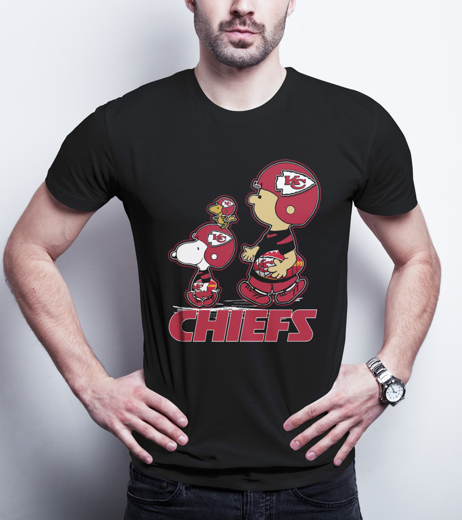 Snpfootball Kansas City Chiefs Snoopy Woodstock Helmet Charlie Brown T-Shirt