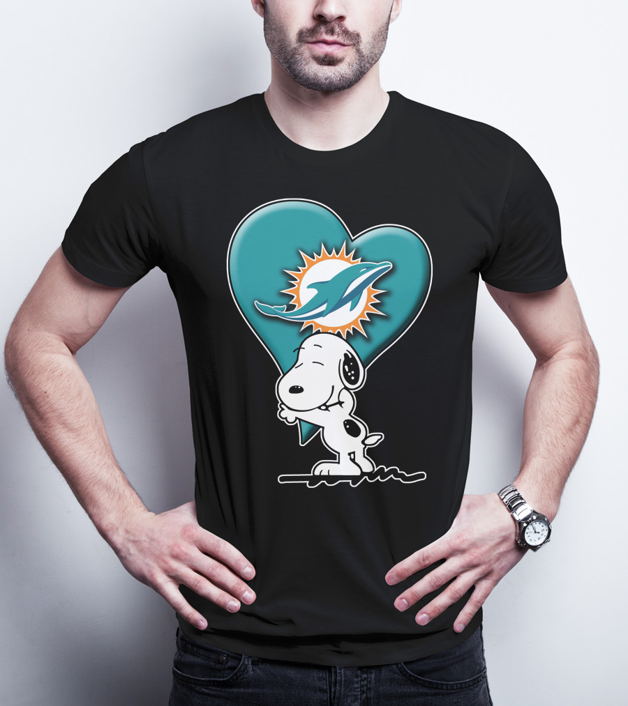 Snp V1 Snoopy Miami Dolphins Heart Hug T-Shirt
