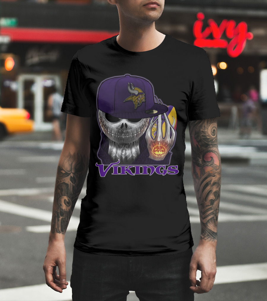 Vikings Skull With Pumpkin And Football In Purple Hat T-Shirt