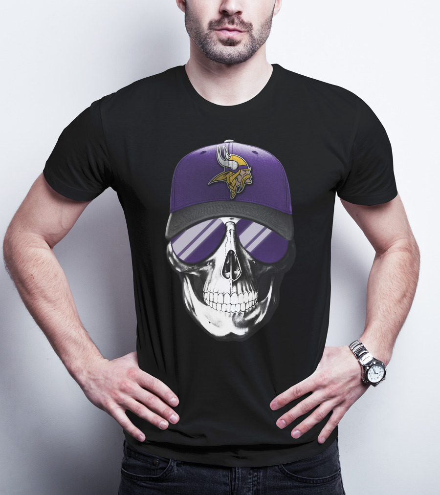 Minnesota Vikings Skull With Purple Hat T-Shirt
