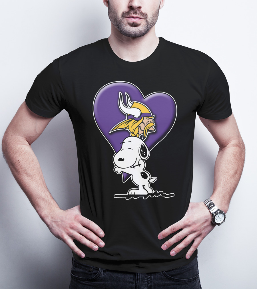 Snoopy Hugging Heart Minnesota Vikings T-Shirt