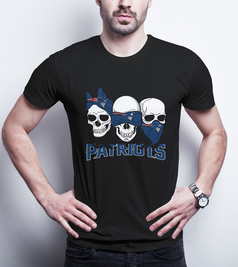 Patriots Skulls Three New England Helmets T-Shirt