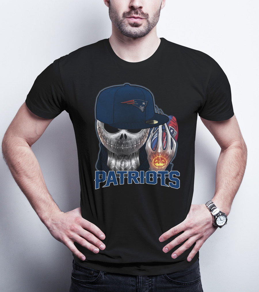 Jackskull New England Patriots Skull Football Fan T-Shirt