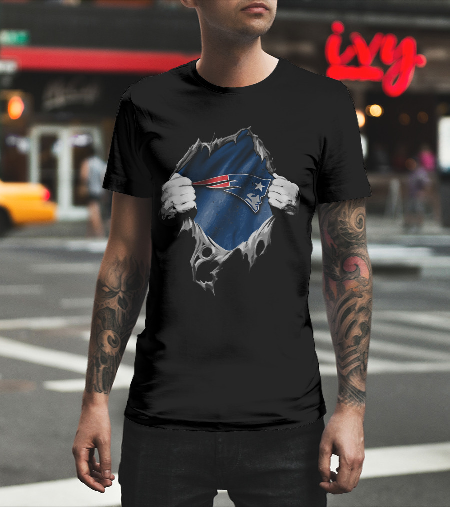 Torn New England Patriots Logo Ripped Effect T-Shirt