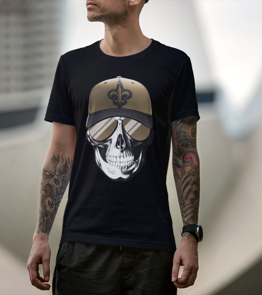 Skull V7 New Orleans Saints Fleur-de-Lis Hat And Sunglasses T-Shirt