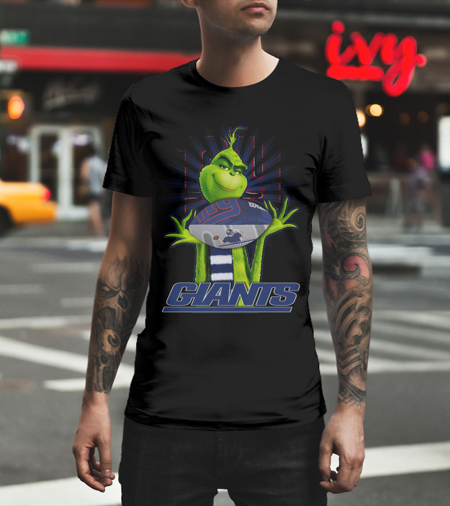 Grinch Holding New York Giants Football T-Shirt