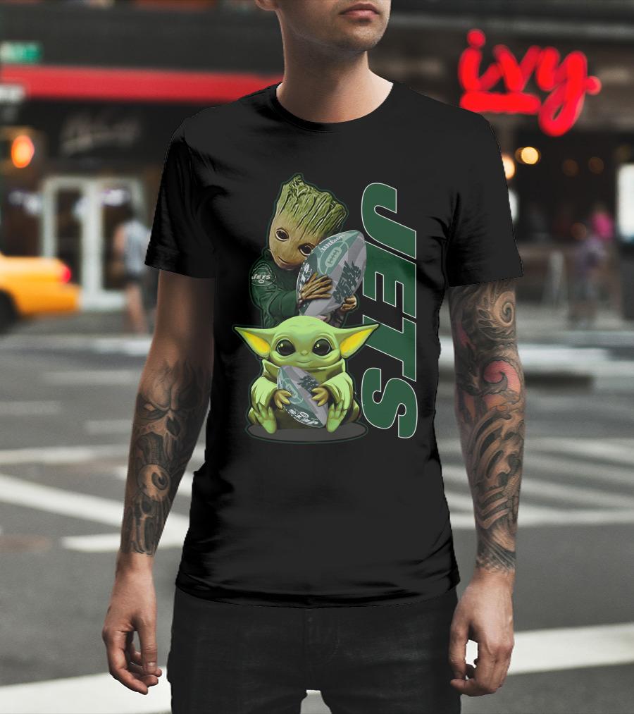 Grzd New York Jets Baby Groot And Baby Yoda With Football T-Shirt