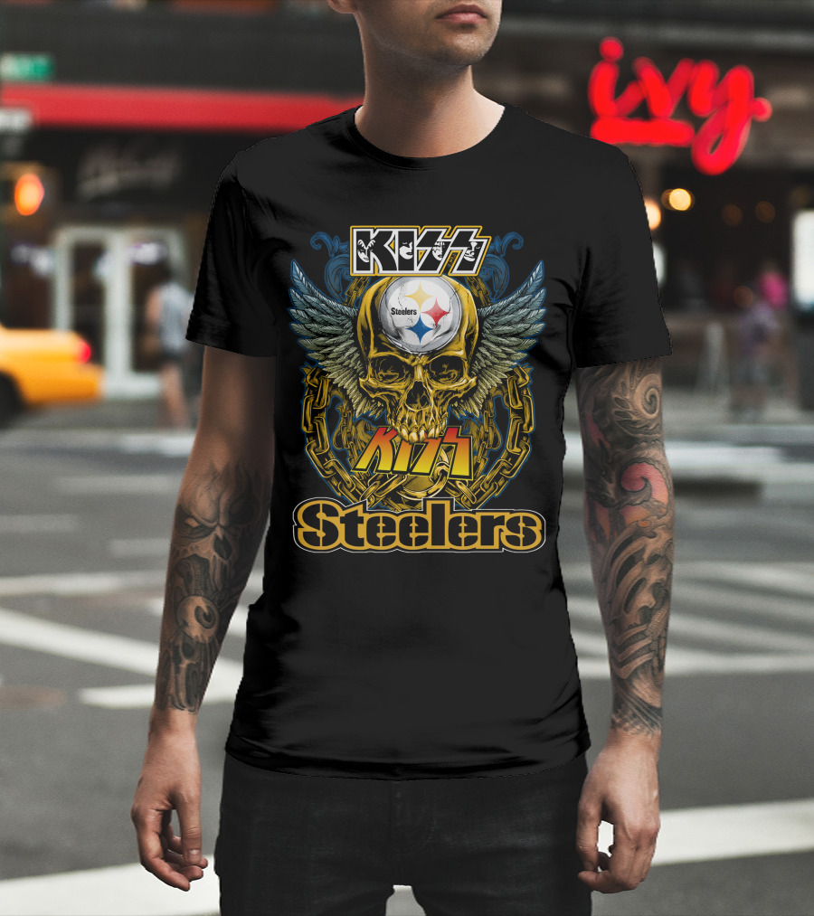 Kiss Steelers Skull Winged Helmet Chain Motif T-Shirt