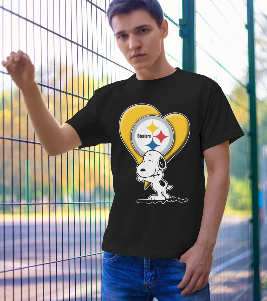 Snoopy Hugging Heart Steelers Logo Pittsburgh Steelers Fan Gear T-Shirt