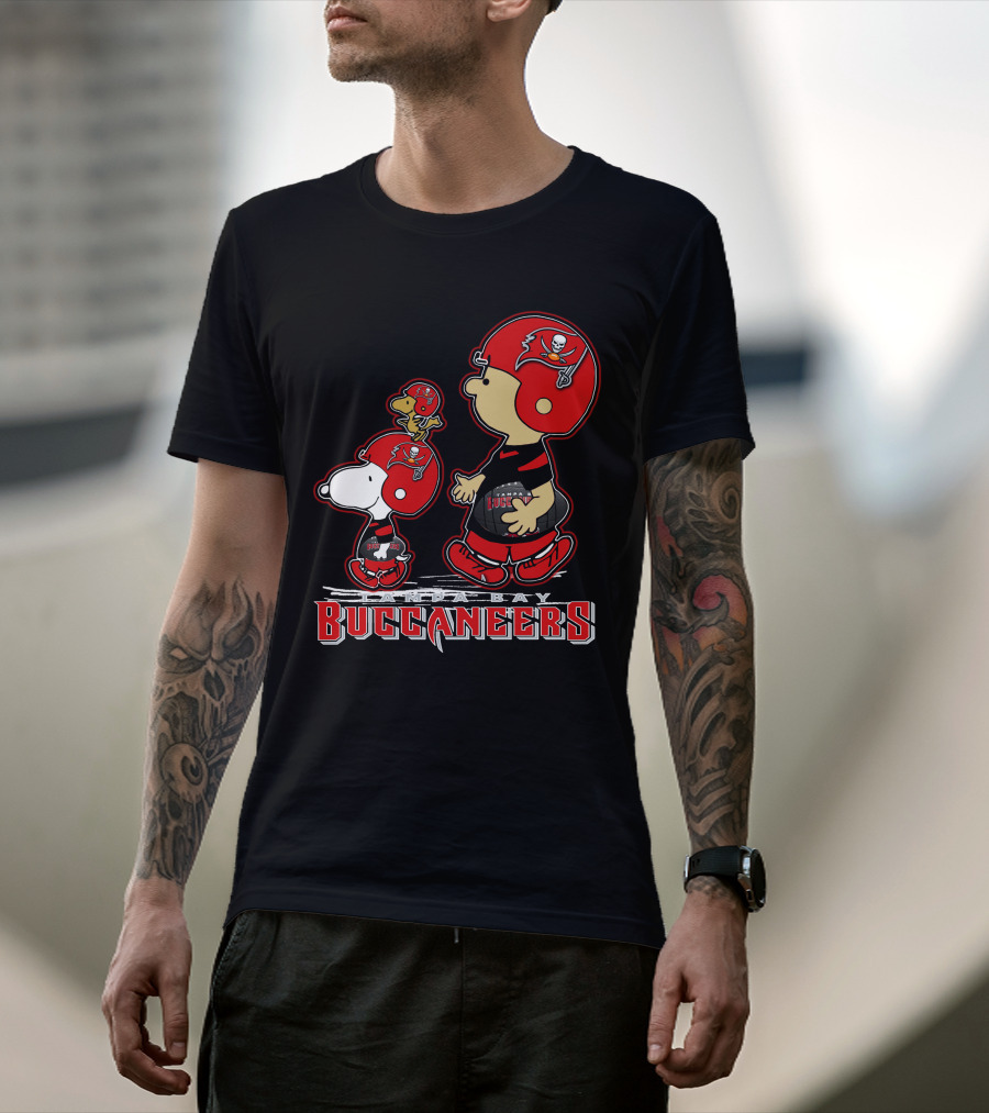 Tampa Bay Buccaneers Snpfootball Peanuts Characters T-Shirt