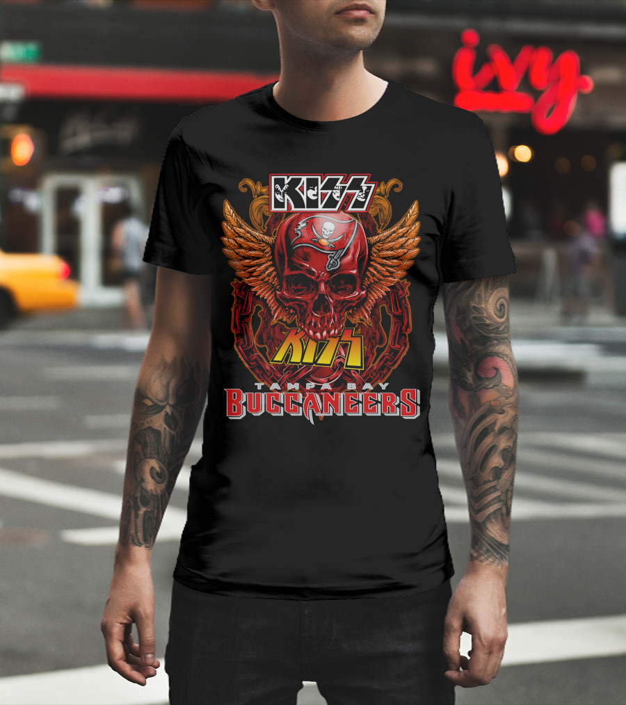Kiss Tampa Bay Buccaneers Skull With Wings T-Shirt