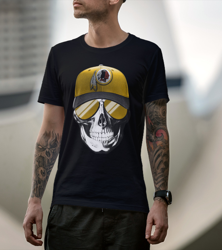 Skull V7 Washington Redskins Hat And Sunglasses T-Shirt