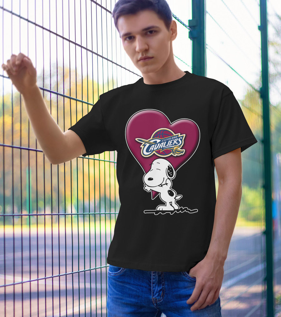 Snp V1 Cleveland Cavaliers Heart Basketball Snoopy Hugging T-Shirt