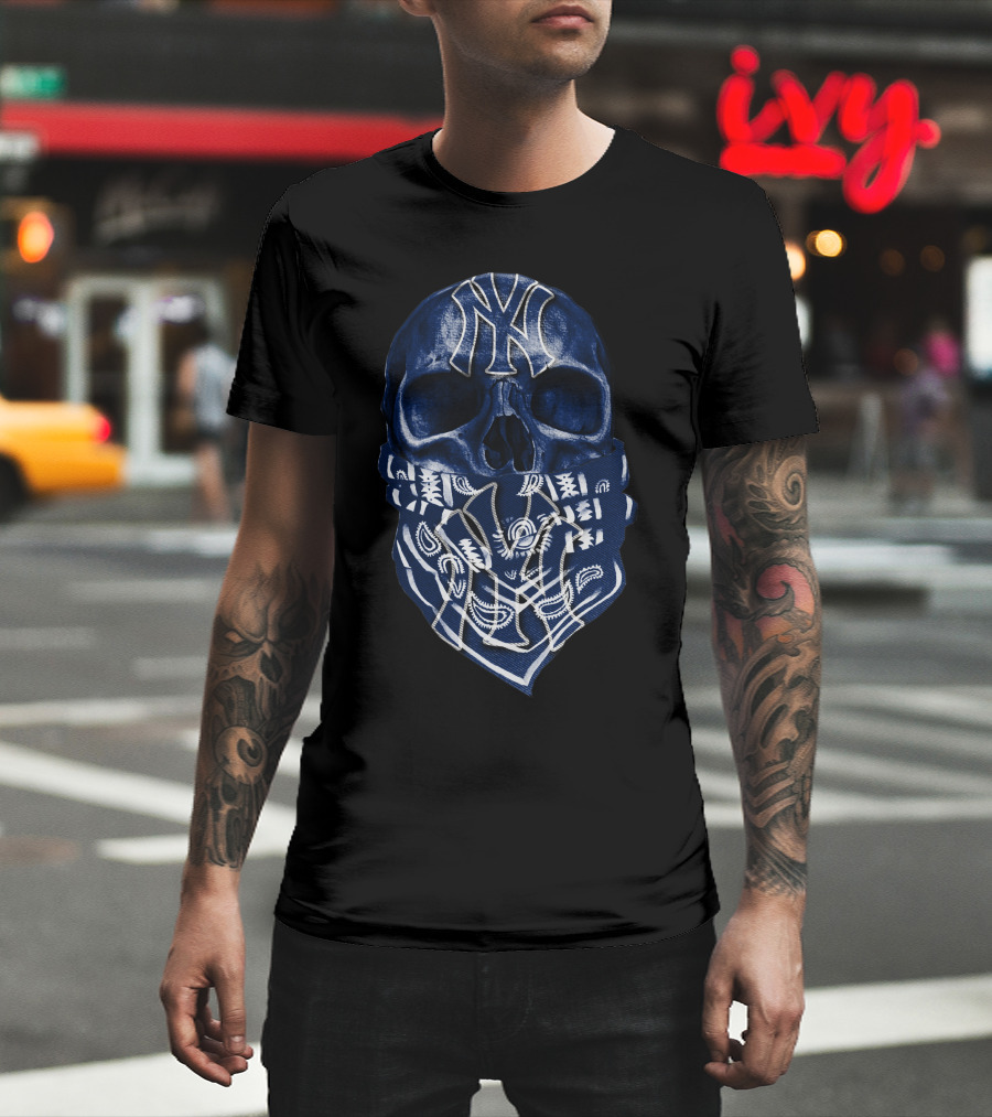 Skull With Bandana New York Yankees T-Shirt