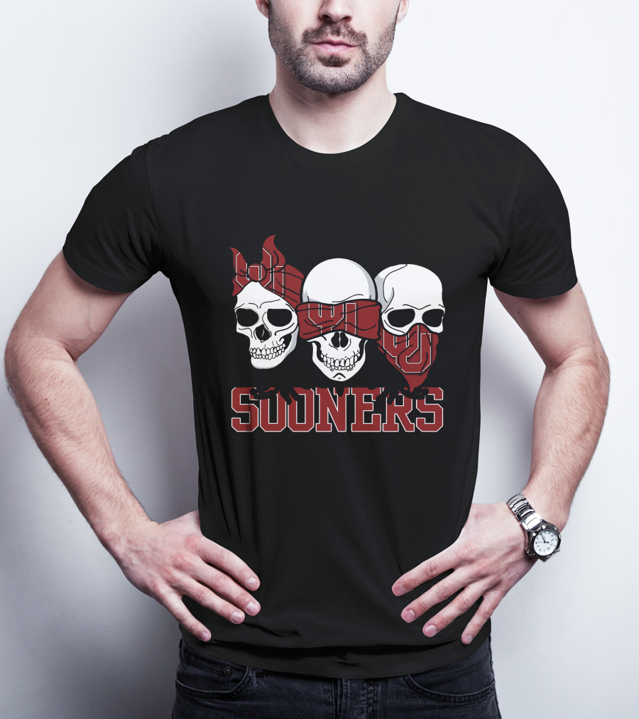 Sooners Three Skulls Bandanas T-Shirt