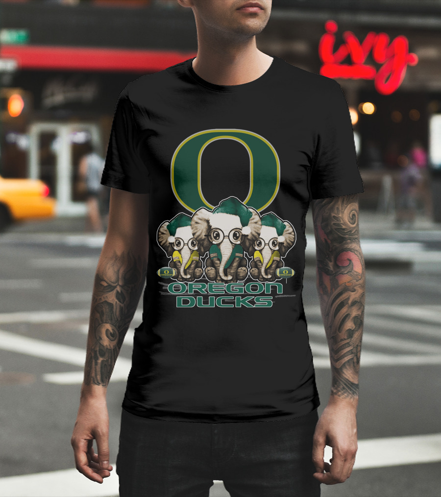 Oregon Ducks Elephant Trio Christmas T-Shirt