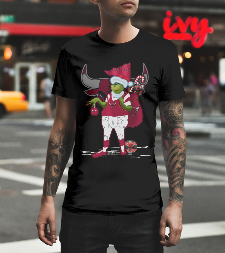 Grinchxmas Chicago Bulls Holiday Character With Santa Hat And Candy Cane T-Shirt