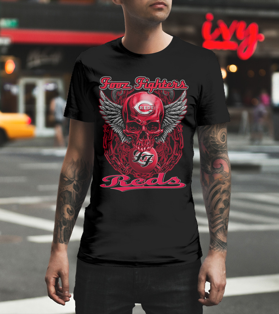 Fooz Fighters Reds Skull With Wings And Chains T-Shirt
