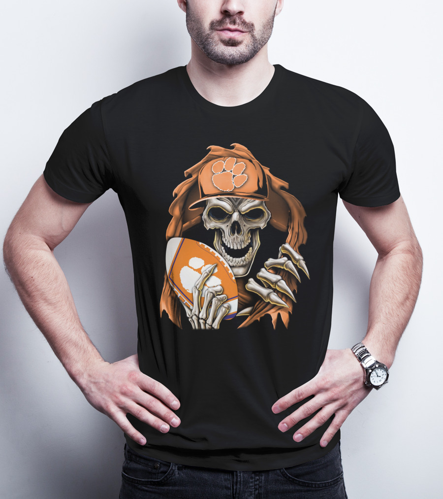 Skullbong Clemson Tigers Skeleton In Hat Holding Football T-Shirt