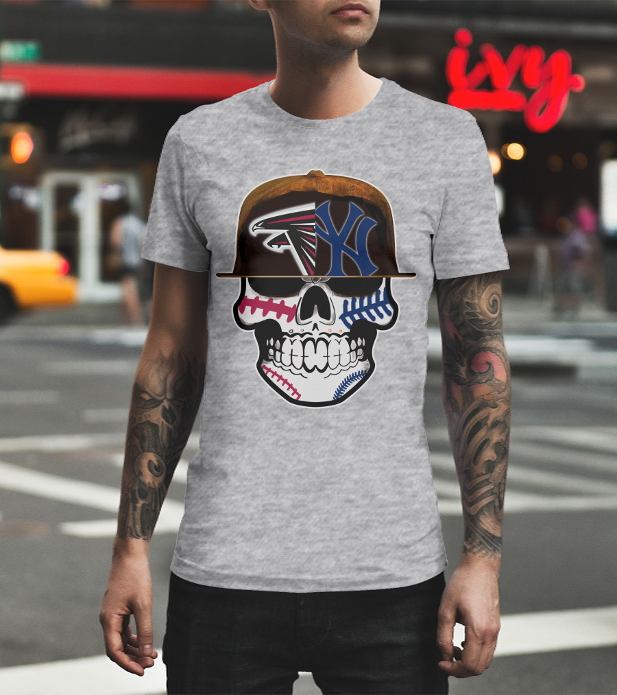 Atlanta Falcons New York Yankees Skull Baseball Football Fusion T-Shirt
