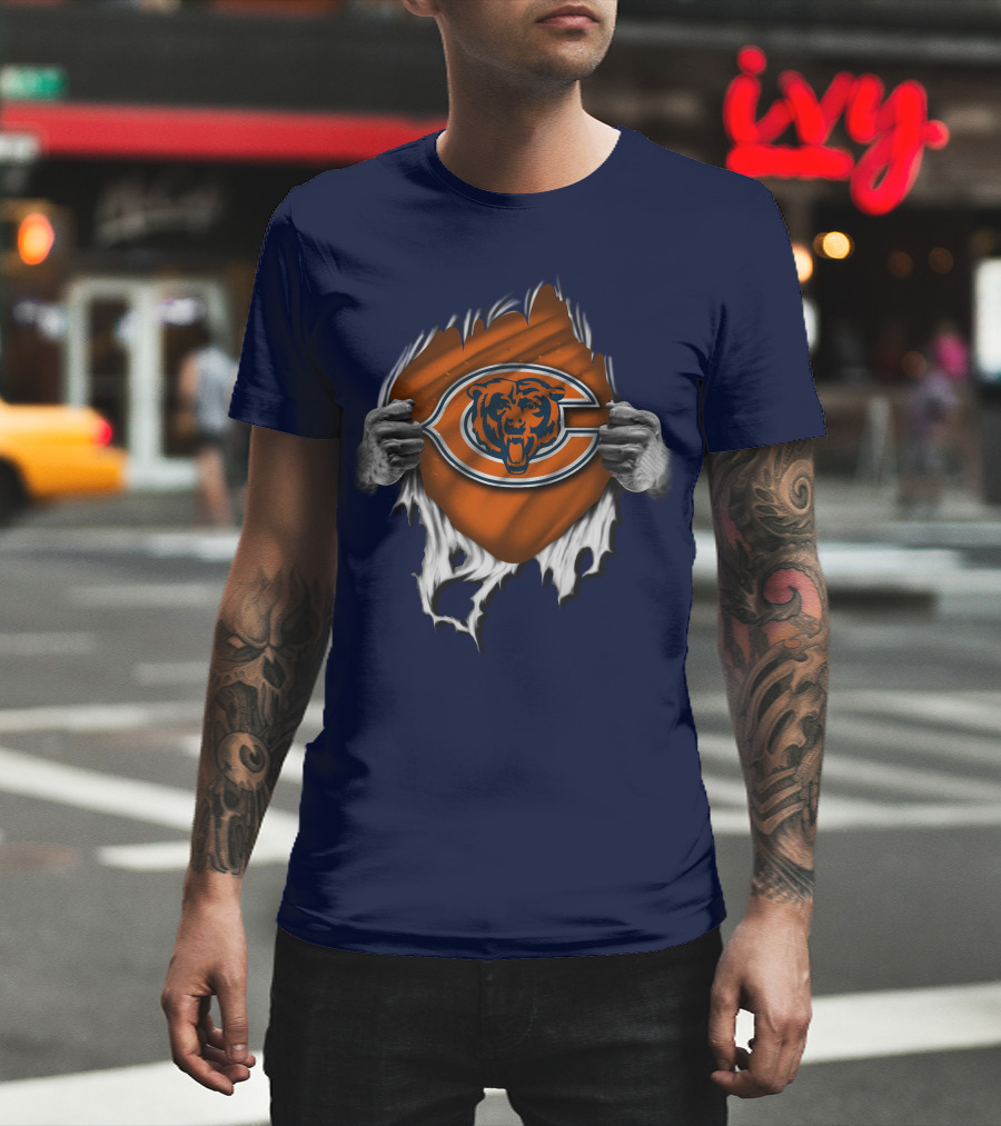 Torn CHICAGO BEARS Logo With Rip Effect Hands T-Shirt