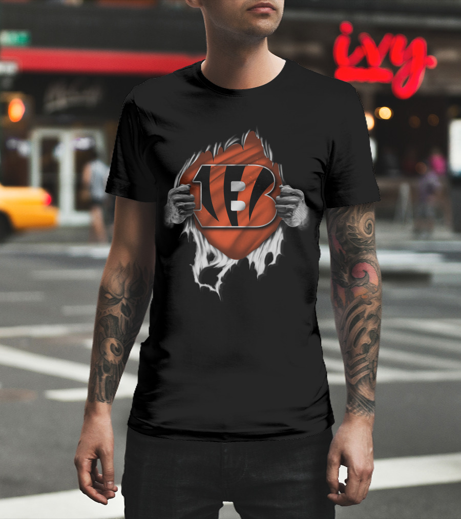 Torn B Logo Cincinnati Bengals Fan T-Shirt