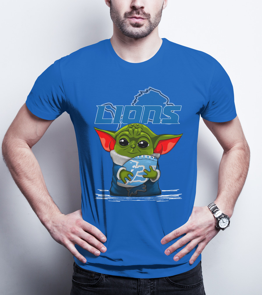 Yoda Holding Football DETROIT LIONS T-Shirt