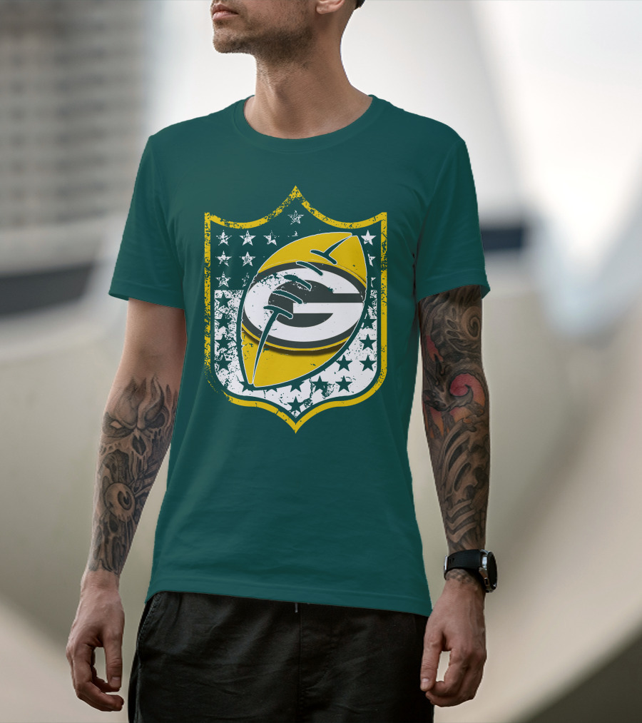 Green Bay Packers 33 Vintage Shield Football T-Shirt