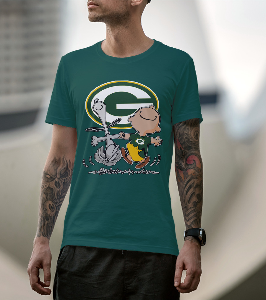 Green Bay Packers Snoopy Charlie Brown Fan Celebration T-Shirt