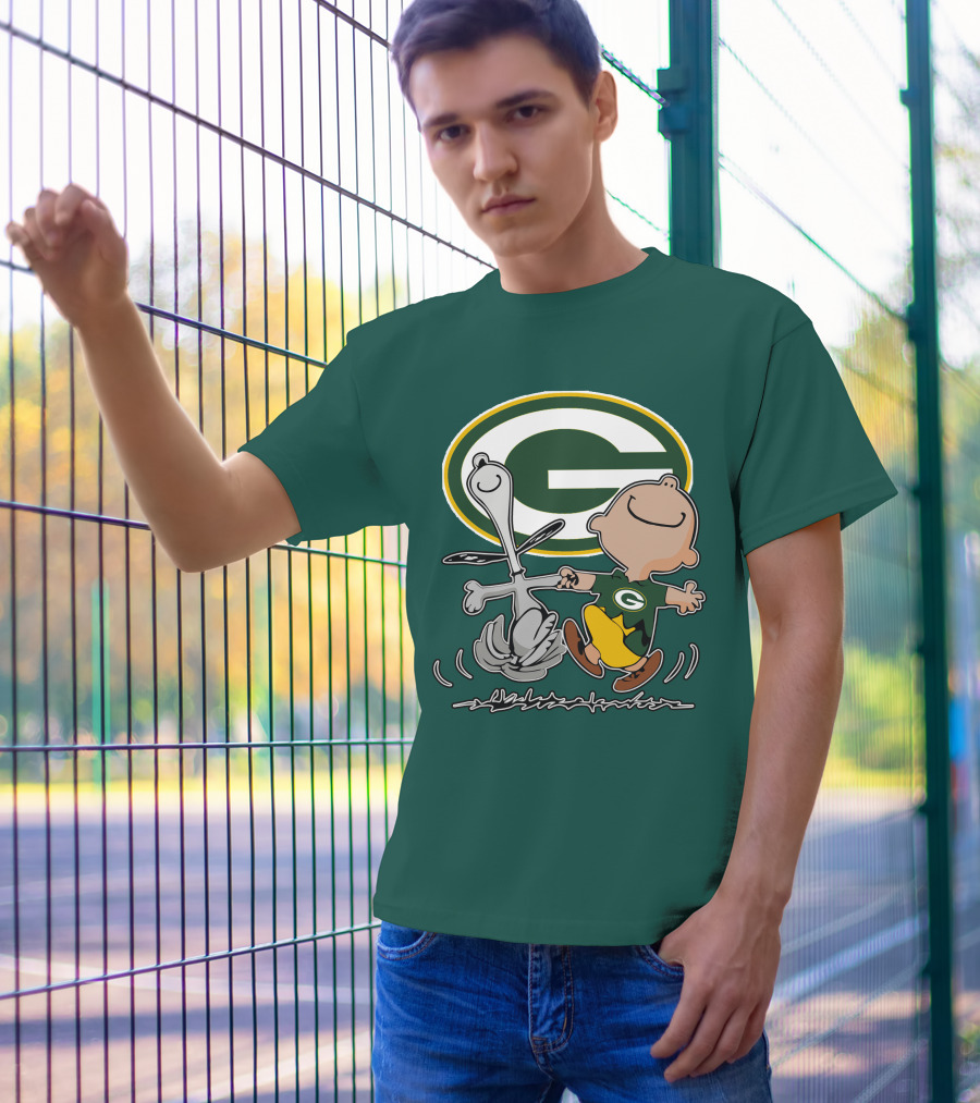 Green Bay Packers Snoopy Charlie Brown Fan Celebration T-Shirt