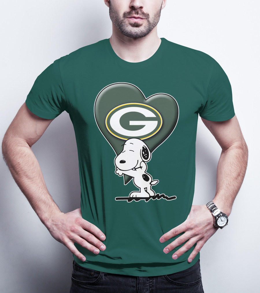 Snoopy Hugging Heart With Green Bay Packers T-Shirt