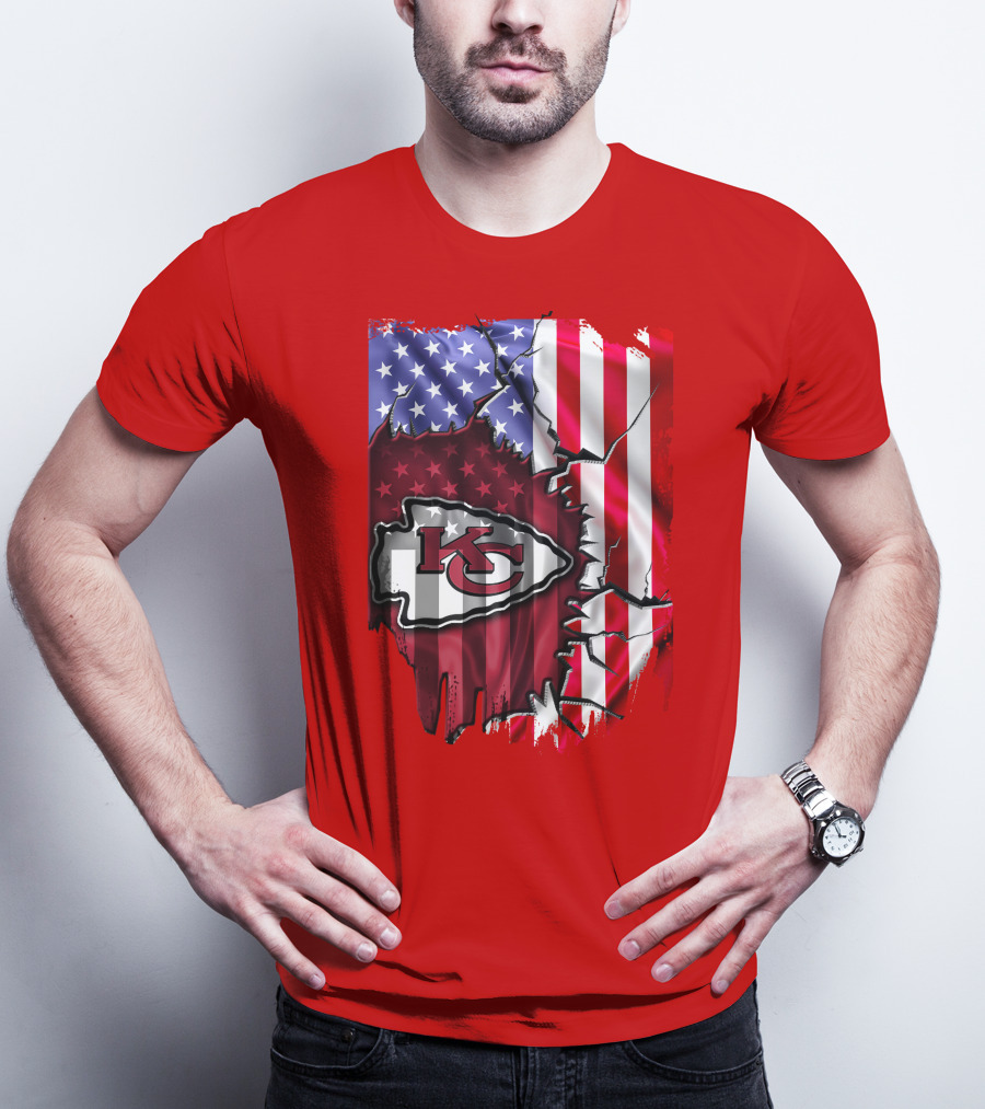 Kansas City Chiefs Logo With American Flag Background T-Shirt