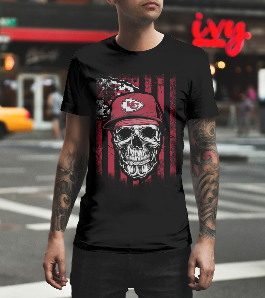 Kansas City Chiefs Skull With Red Cap And Flag Background T-Shirt