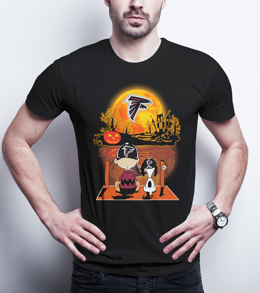 Atlanta Falcons Snoopy And Charlie Brown Halloween Pumpkin Moon Scene T-Shirt