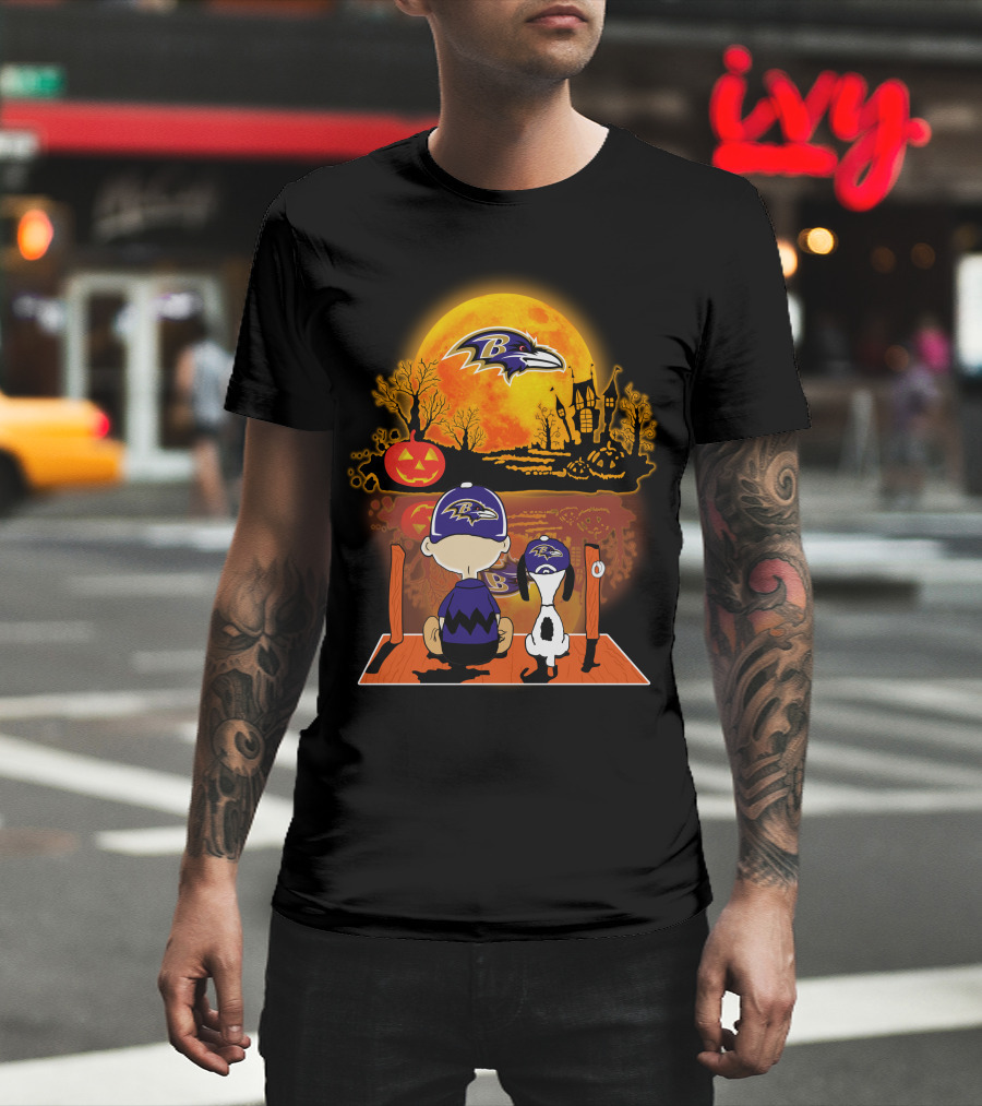 Baltimore Ravens Snoopy And Charlie Brown Halloween Moon Pumpkin Scene T-Shirt