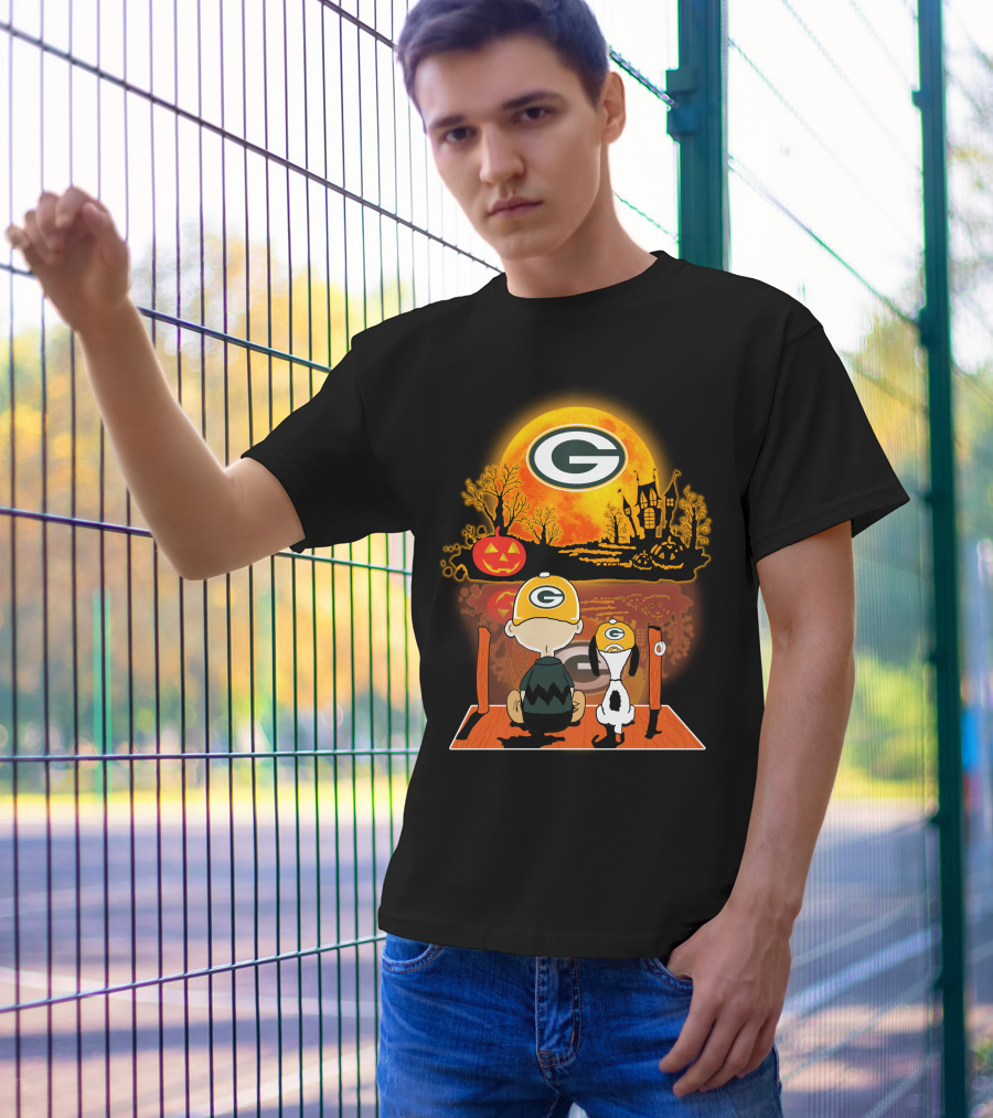 Green Bay Packers Snoopy Charlie Brown Halloween Moon Pumpkin T-Shirt