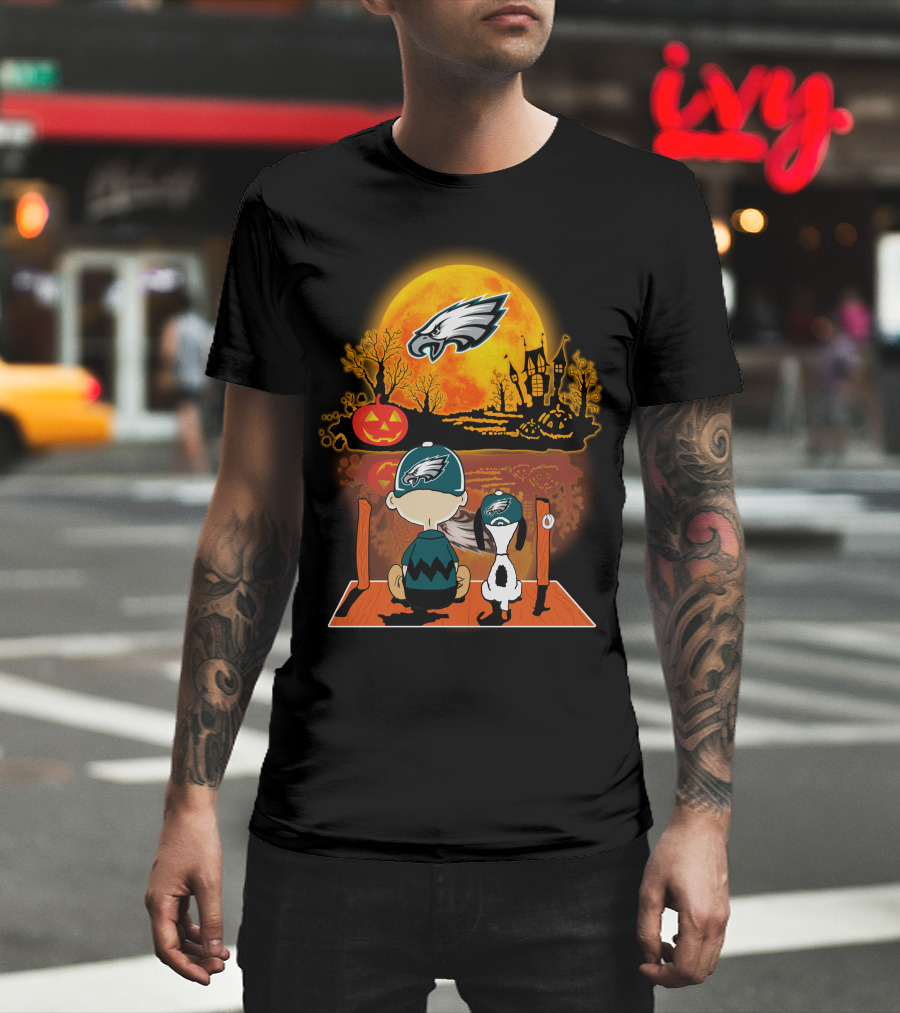 Philadelphia Eagles Snoopy Charlie Brown Halloween Pumpkin Moon T-Shirt