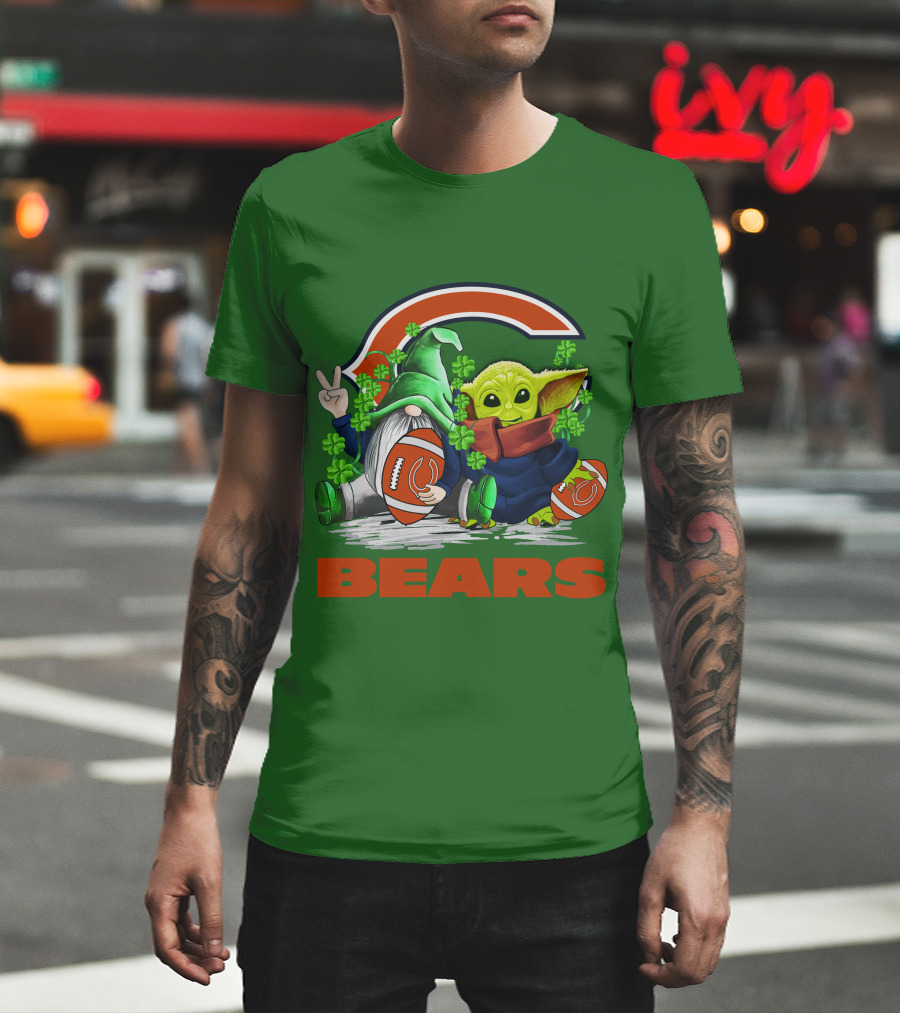 Chicago Bears St. Patrick's Day Football Gnome And Baby Alien T-Shirt