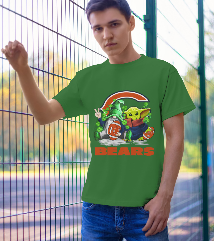 Chicago Bears St. Patrick's Day Football Gnome And Baby Alien T-Shirt
