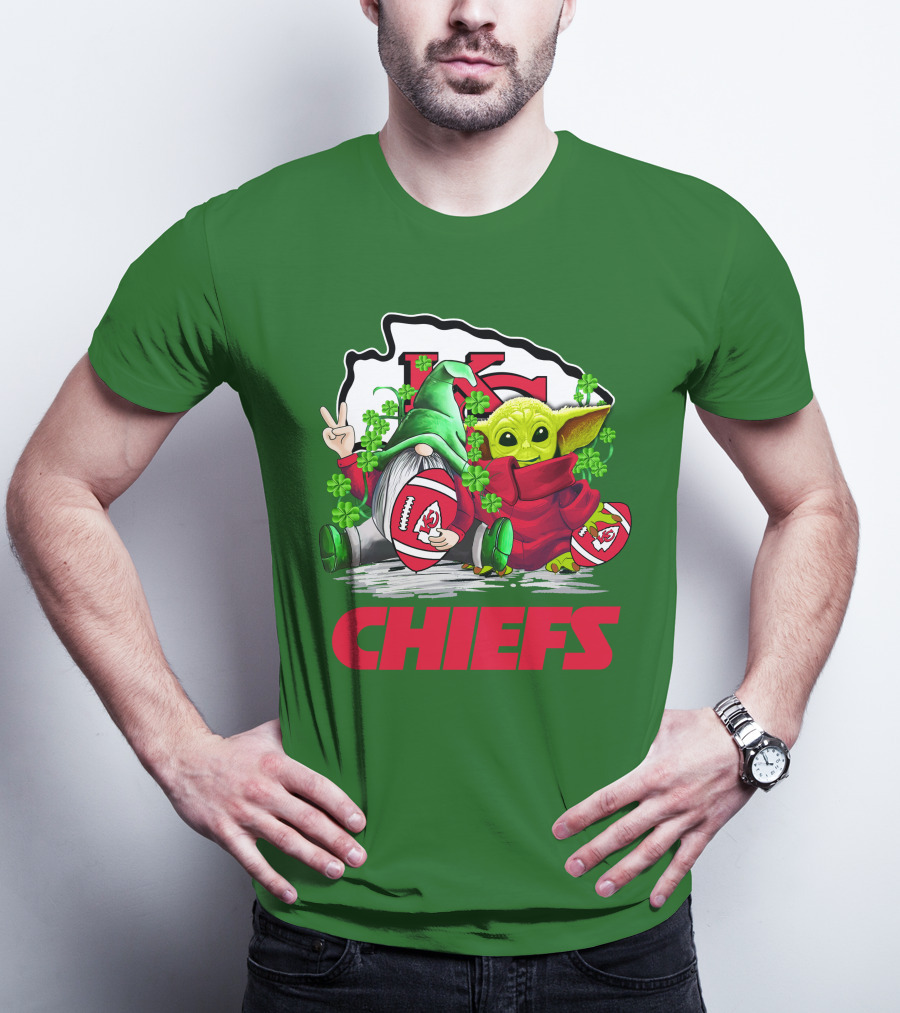 Kansas City Chiefs St. Patrick's Day Football Gnome And Baby Alien T-Shirt