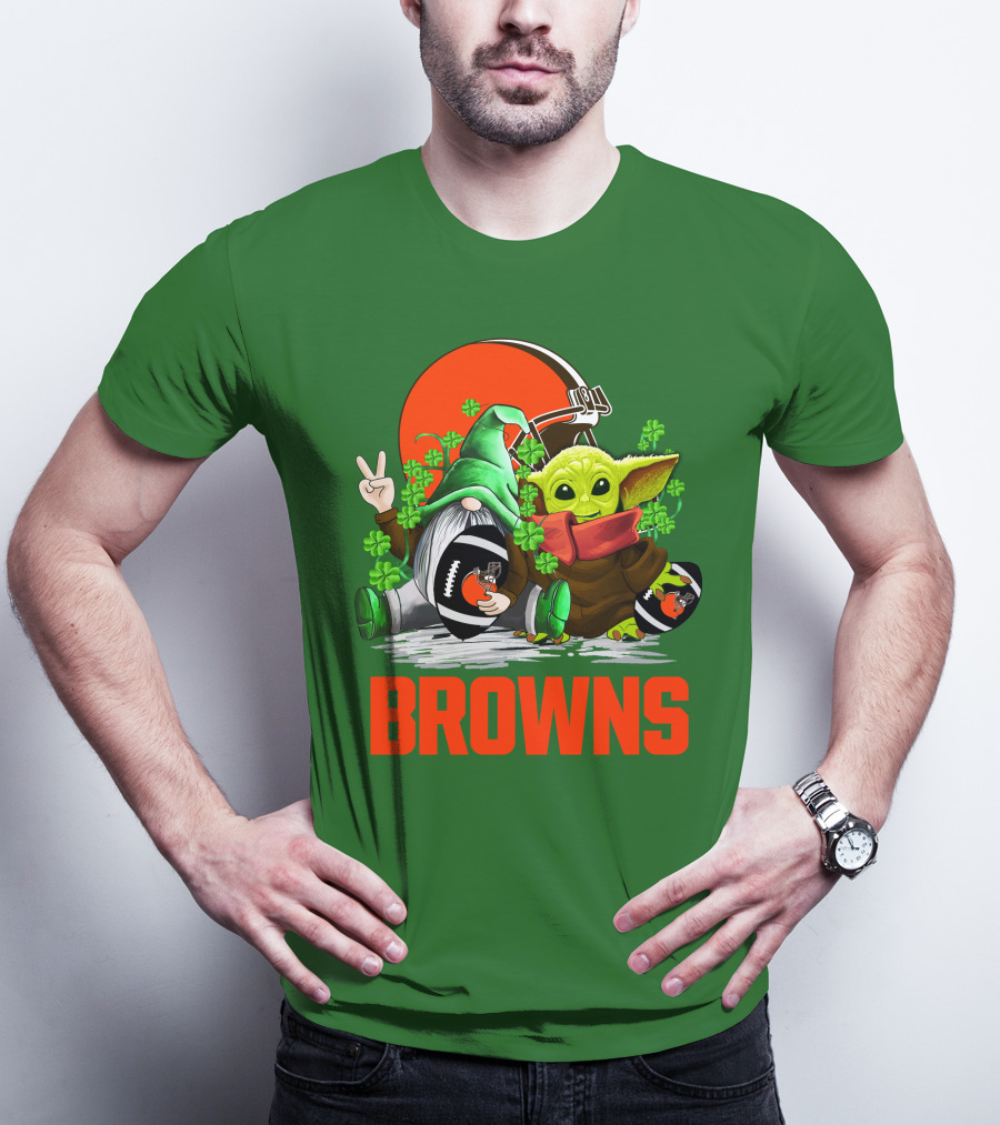 Cleveland Browns Football St. Patrick's Day Gnome And Baby Yoda T-Shirt