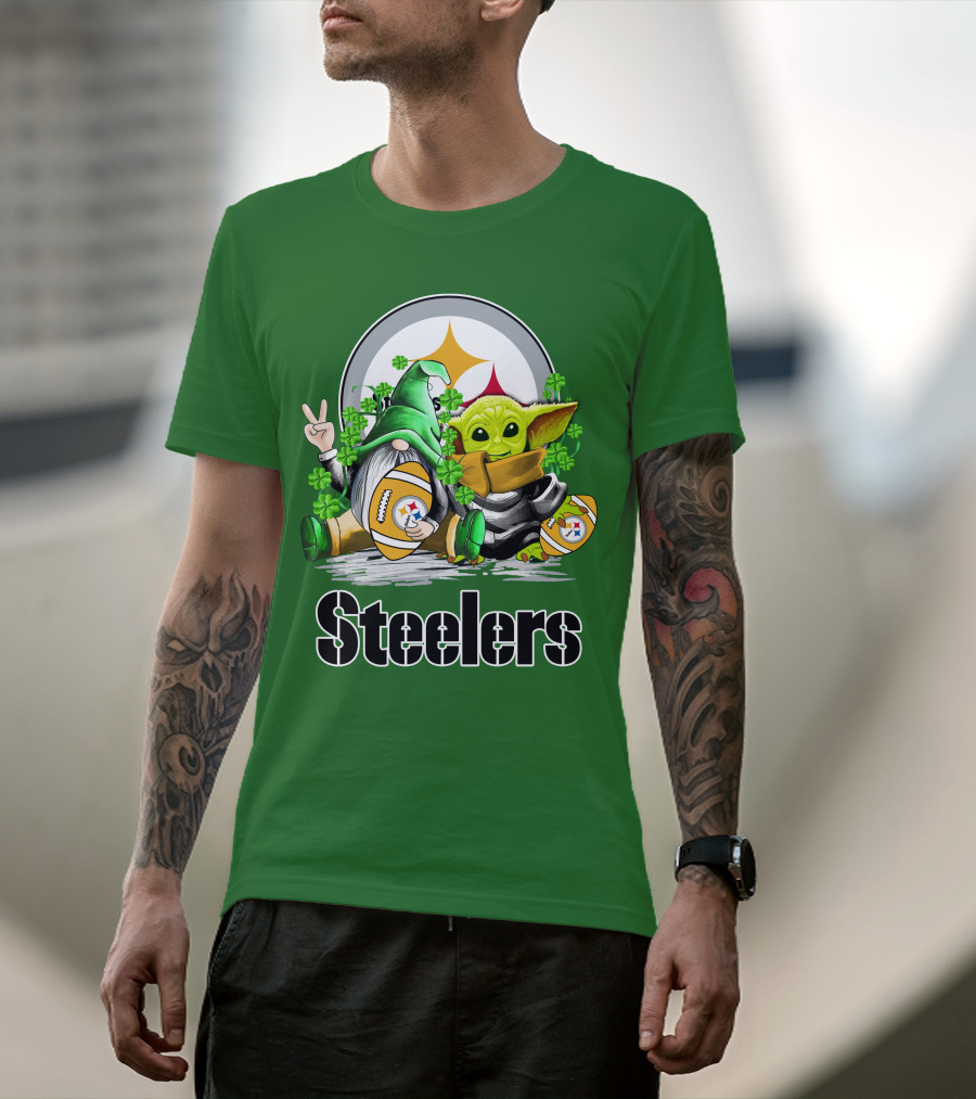 Steelers St. Patrick's Day Football Gnome And Baby Yoda With Shamrocks T-Shirt