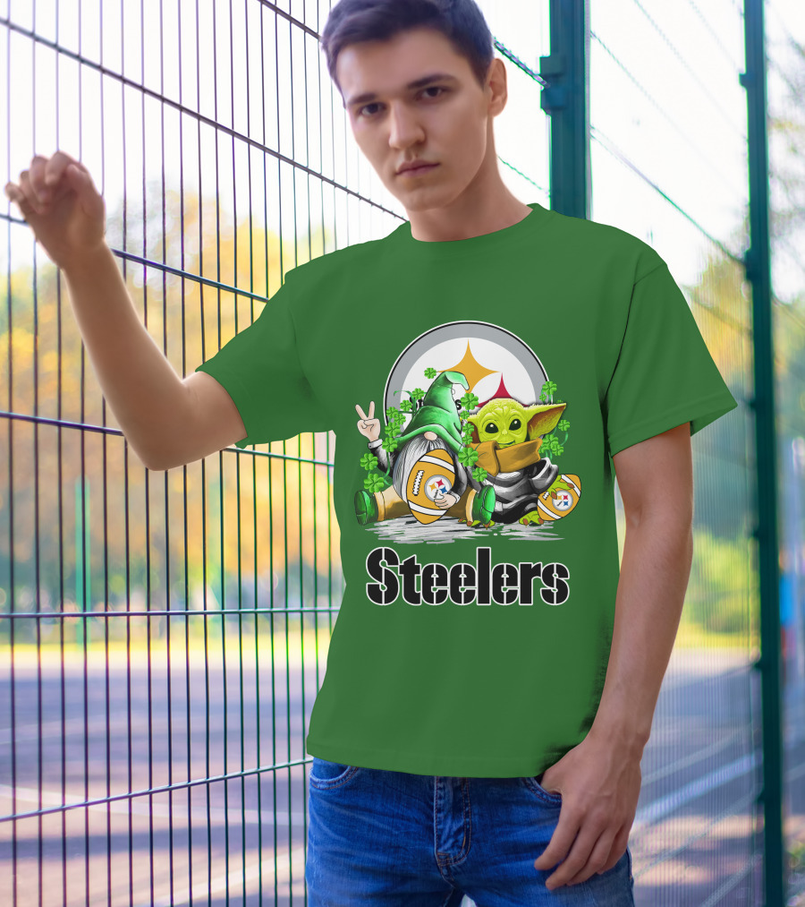 Steelers St. Patrick's Day Football Gnome And Baby Yoda With Shamrocks T-Shirt