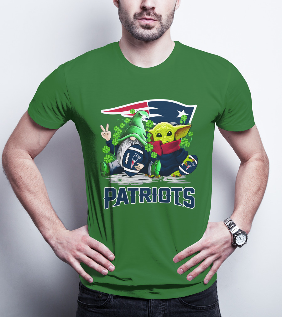 New England Patriots St. Patrick's Day Gnome And Green Alien Football T-Shirt