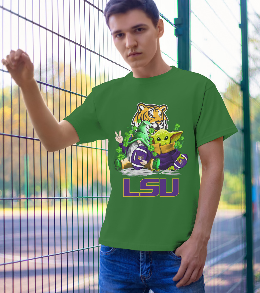 LSU Tigers Football St. Patrick's Day Gnome And Baby Alien With Shamrocks T-Shirt