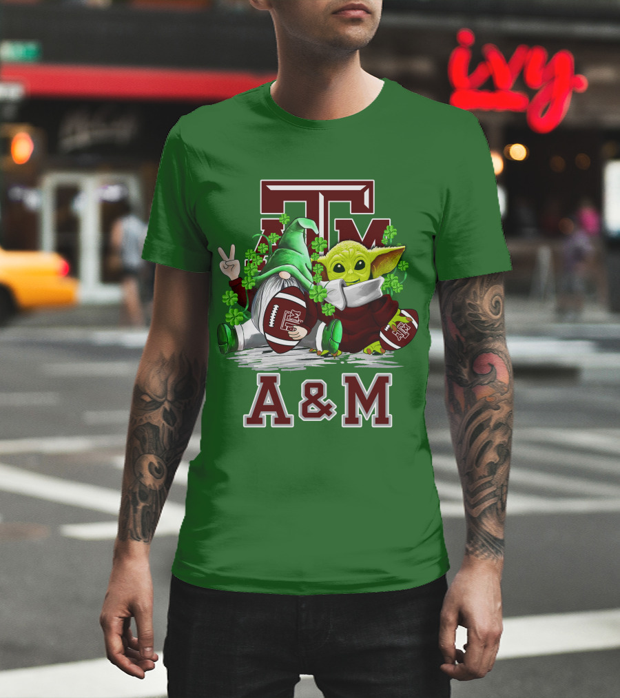 Texas A&M Aggies Football St. Patrick’s Day Gnome And Baby Alien With Shamrocks T-Shirt